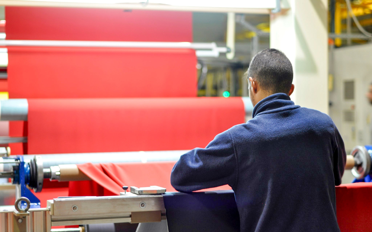 Face aux Pfas, l'industrie du textile en première ligne - Le Journal ...