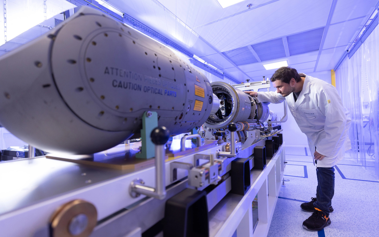 Thales investit 55 millions d’euros dans ses…
