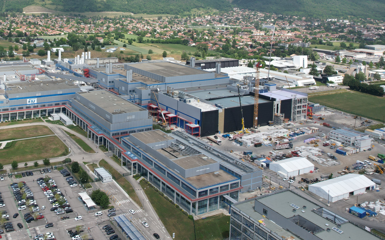 STMicroelectronics relève son objectif de chiffre d'affaires dans les ...